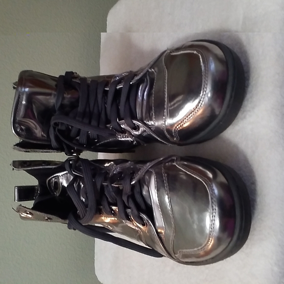 Puma | Shoes | Puma Metallic Silver High Top Leather Sneakers Size 6 ...